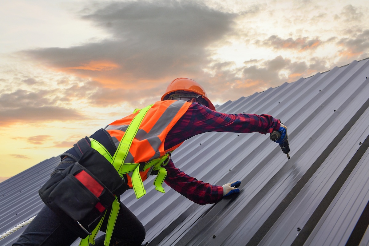Commercial Roof Insulation (Types, Installation & More)